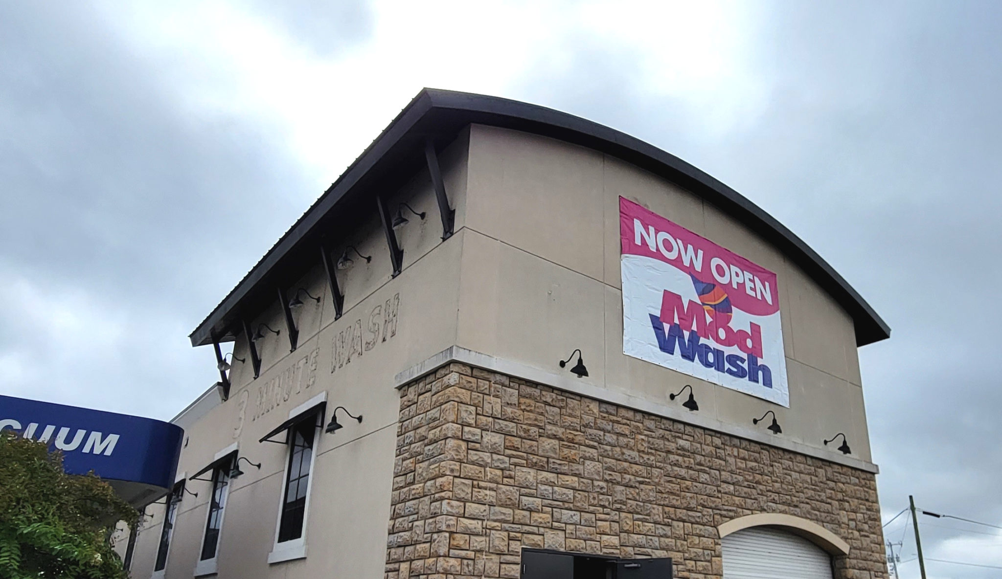 Guide to Signage for Car Wash Facilities - Ortwein Sign